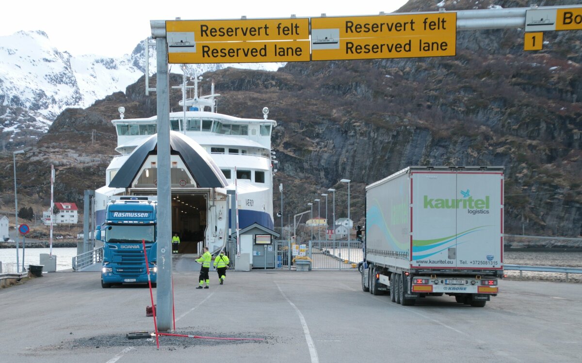 Busstransport i korrespondanse med fergeanløp i Moskenes, en gladsak!